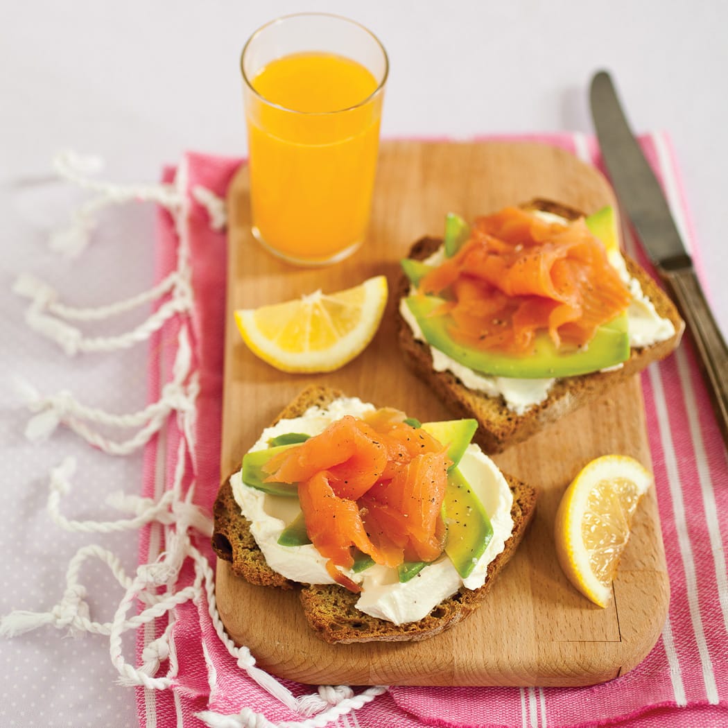 Smoked salmon toasts with avocado recipe | easyFood