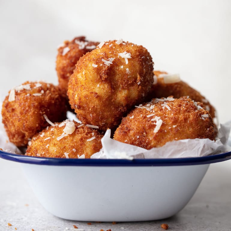 Mac 'n' cheese croquettes recipe | easyFood