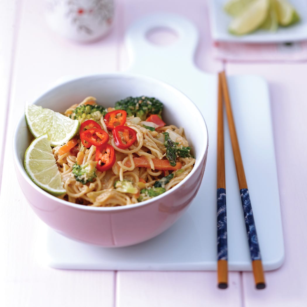 Veggie satay stir-fry recipe | easyFood
