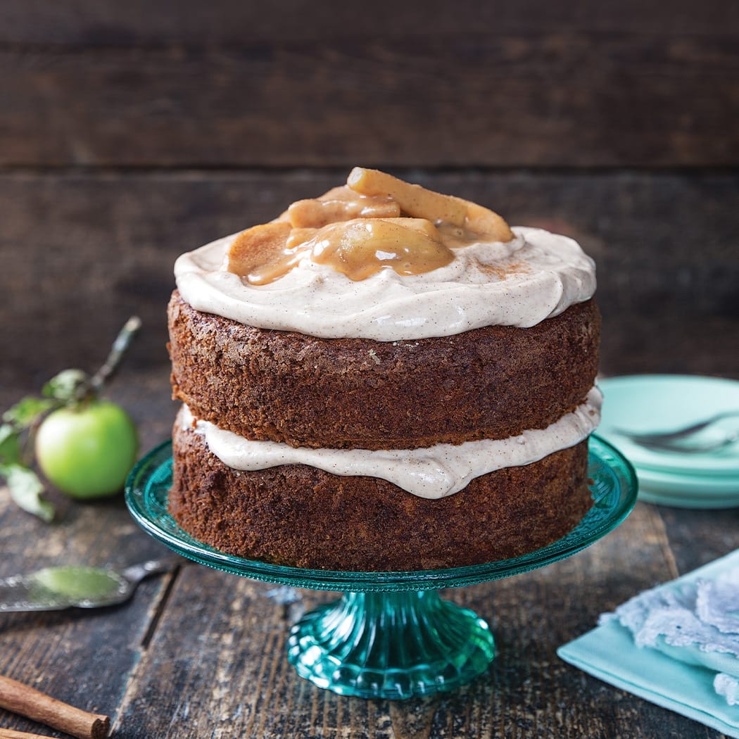 Apple cake with cinnamon cream icing recipe | easyFood
