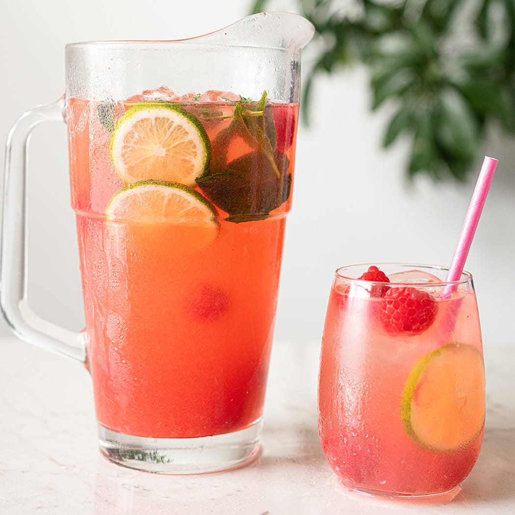 Raspberry and gin cocktail recipe | easyFood