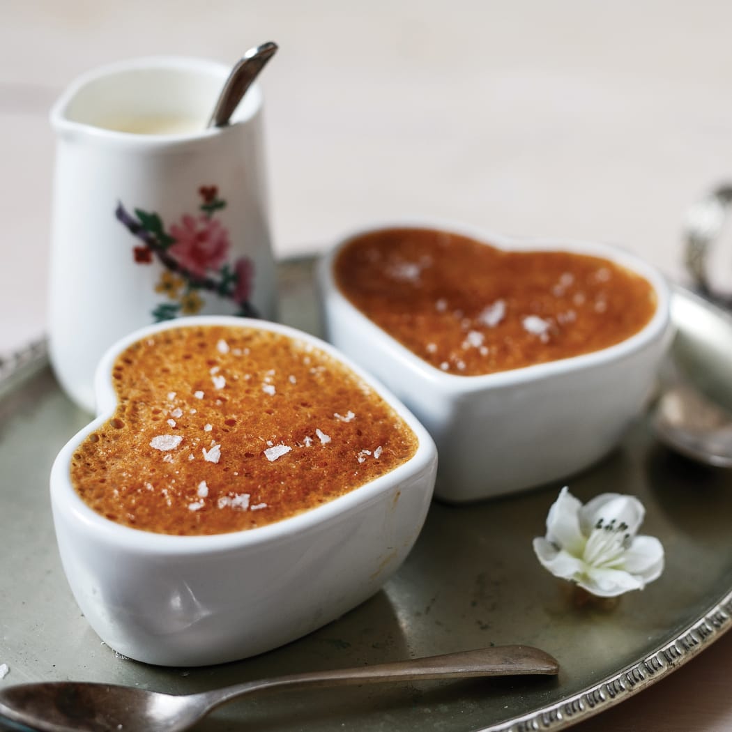 Salted caramel pots de crème by Siúcra recipe | easyFood
