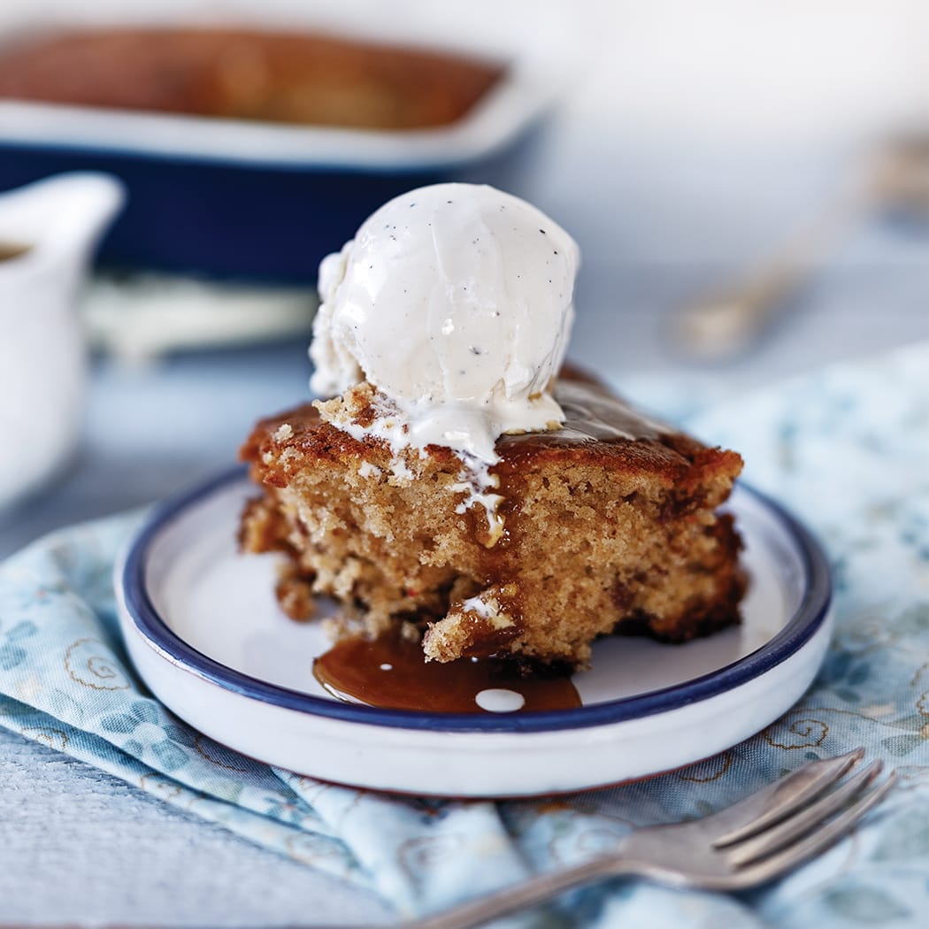 Sticky date pudding recipe | easyFood