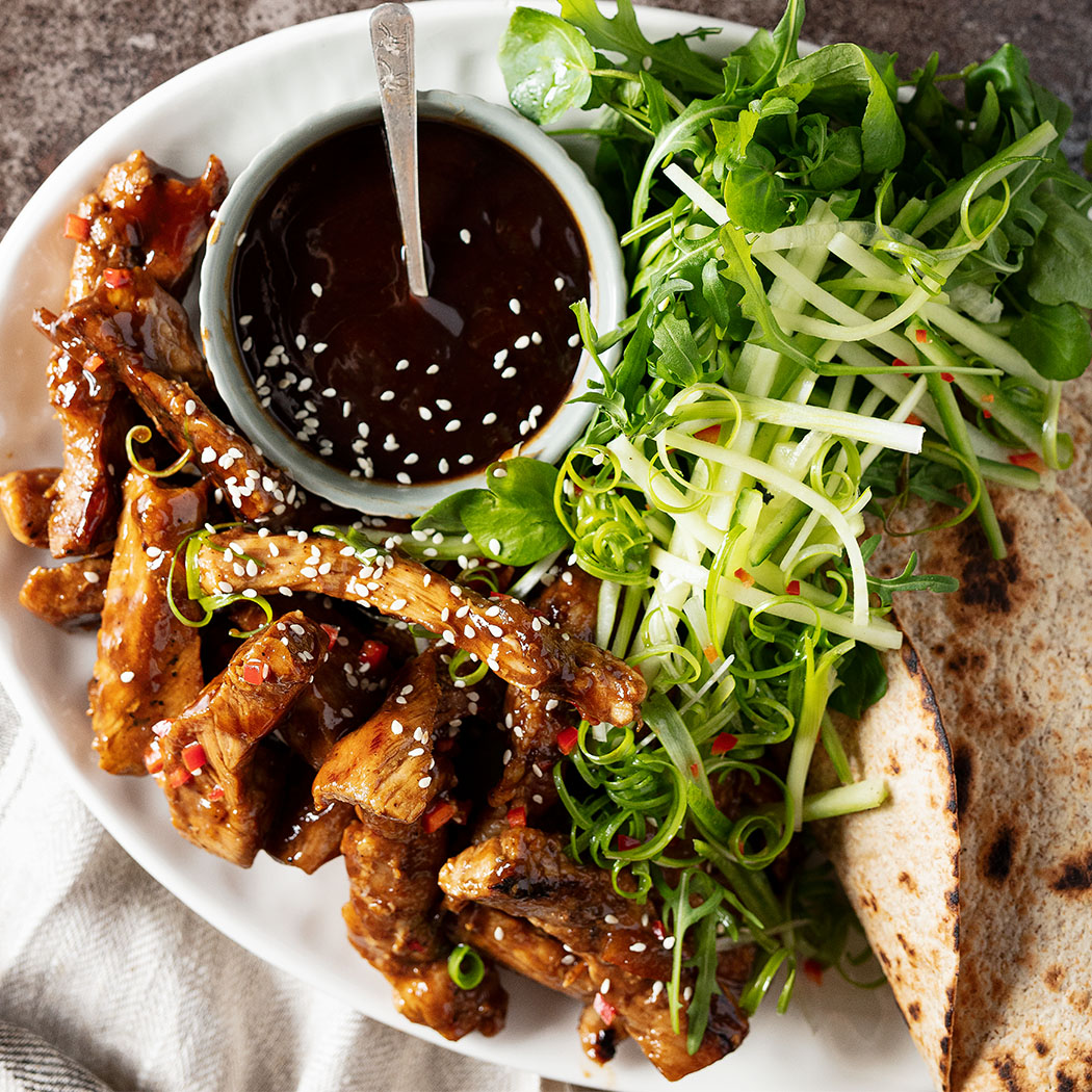 Sweet and sticky pork wraps | easyFood