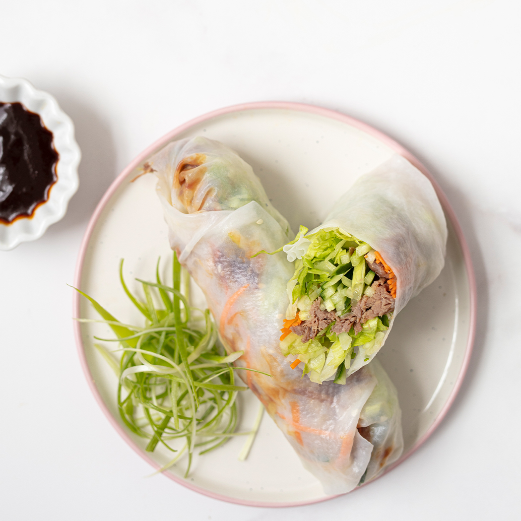 Aromatic duck summer salad rolls recipe | easyFood