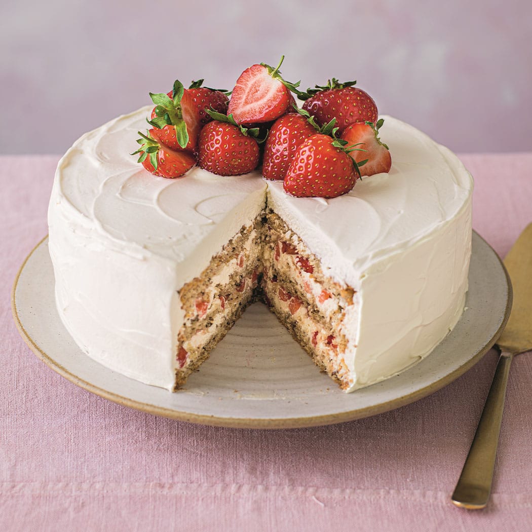 Swiss strawberry and walnut cake recipe | easyFood